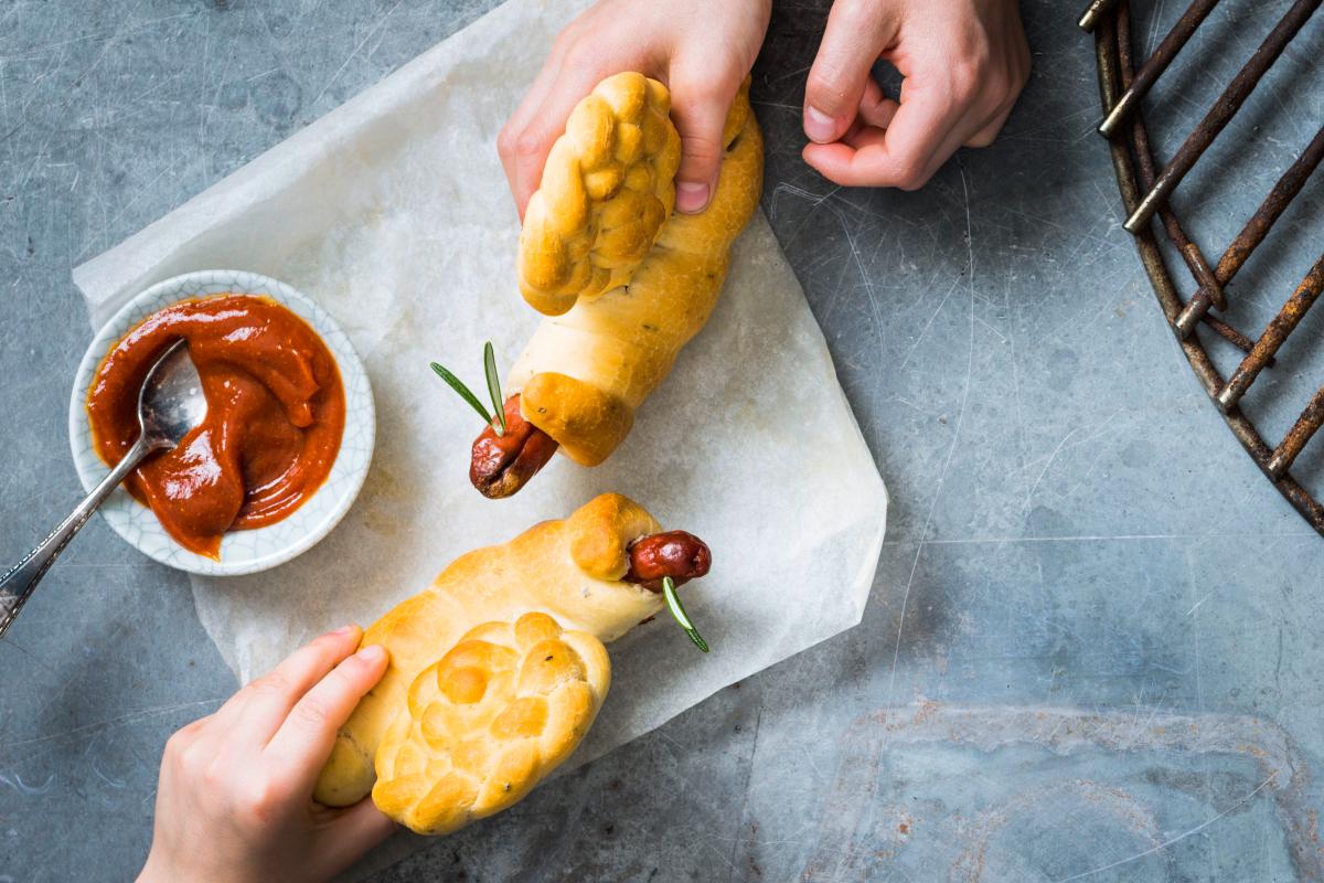 Sausage snails - Recipes | fooby.ch