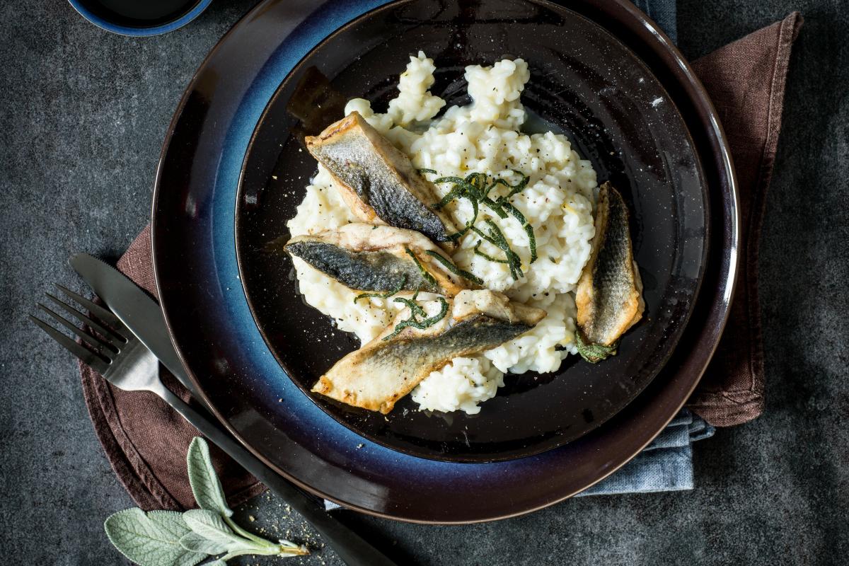 Wolfsbarschfilet mit Zitronenrisotto - Rezepte | fooby.ch