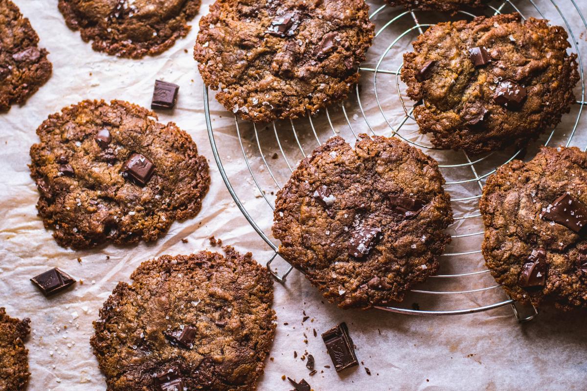Cookies aux pépites de chocolat et au sel - Recette | fooby.ch