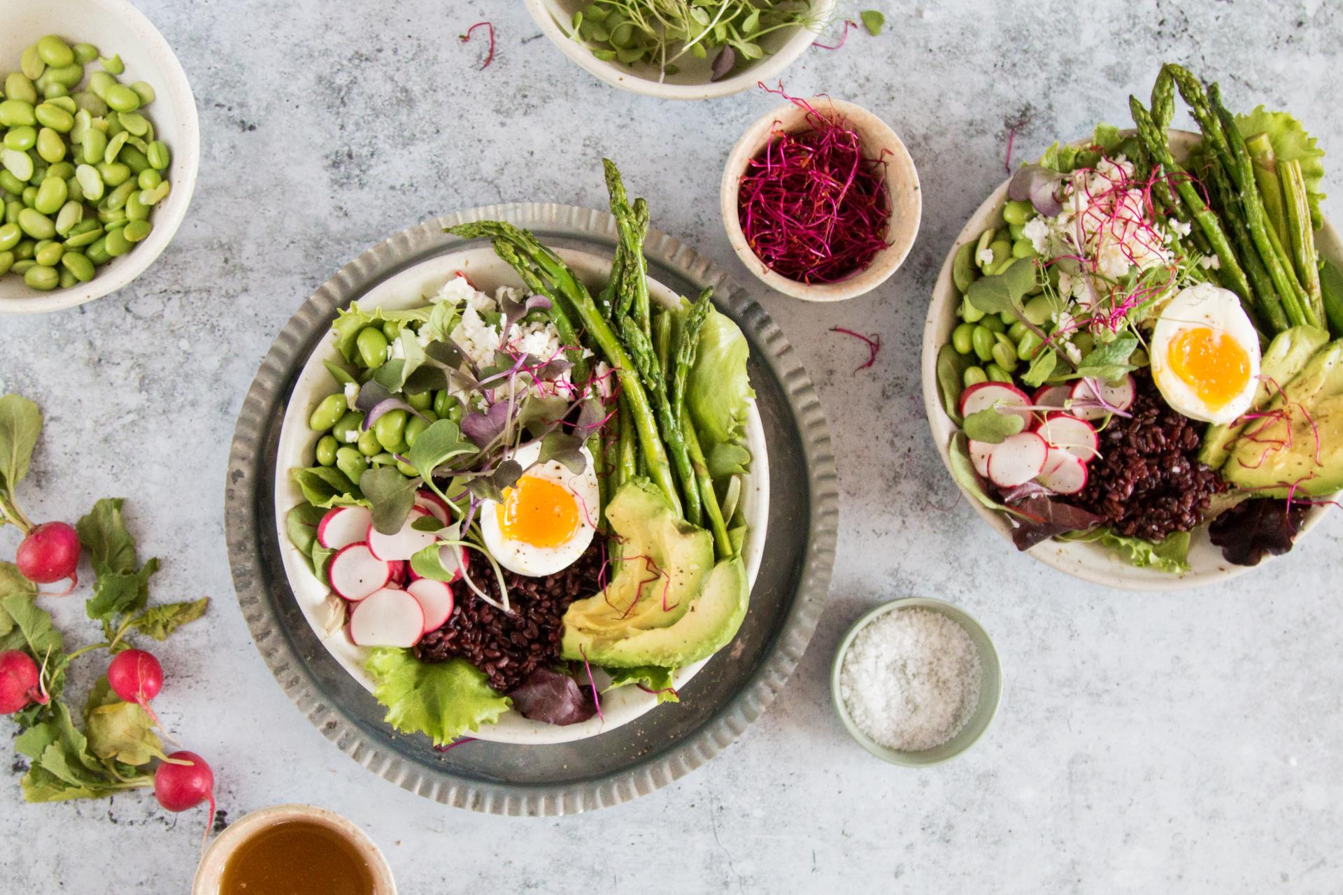Spring bowl with a lime and sesame vinaigrette | salad | coop.ch