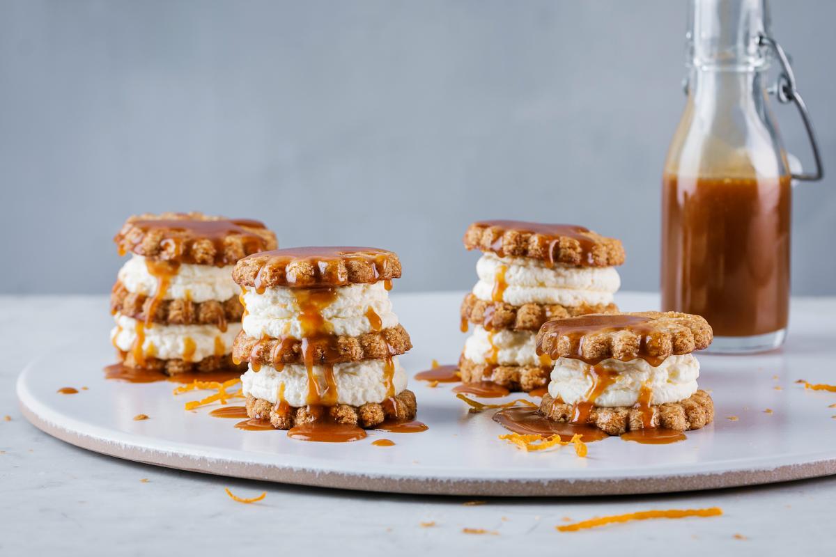 Biscuit towers with salted caramel - Recipes | fooby.ch