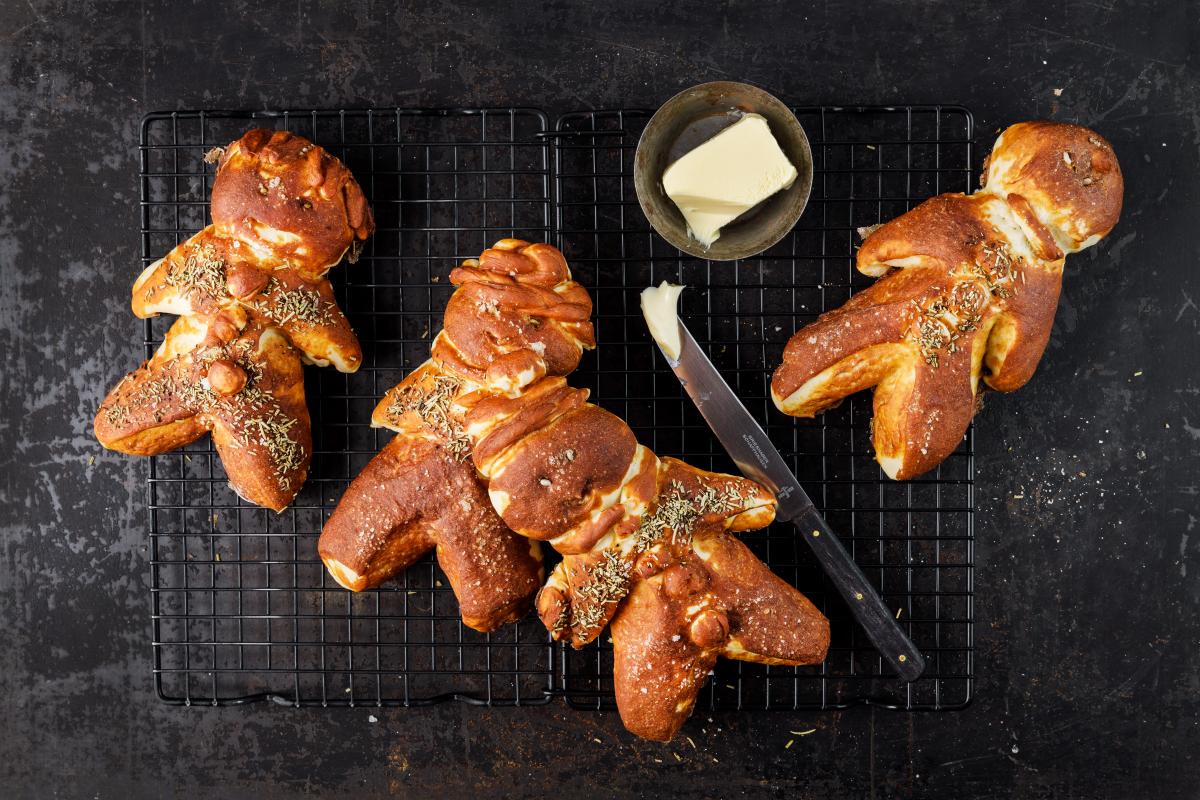 Lye bread men - Recipes | fooby.ch