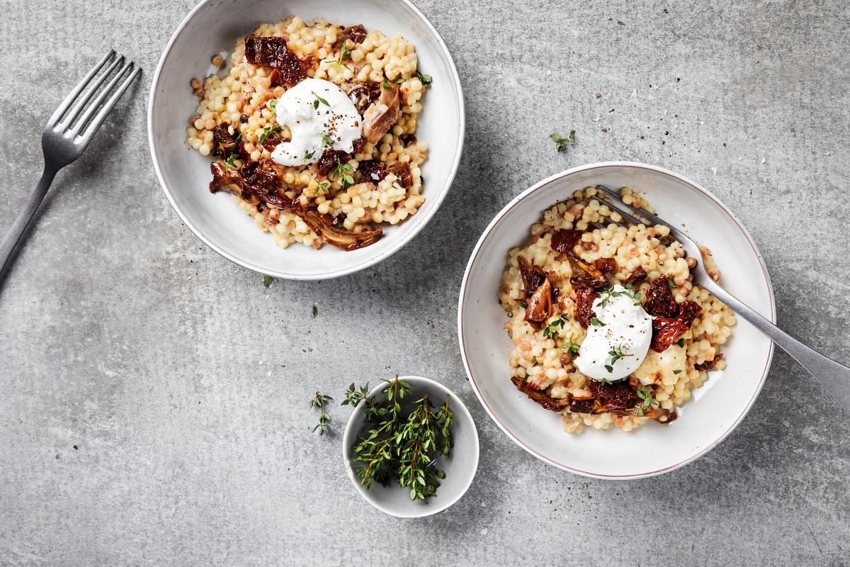 Fregola sarda aux tomates et aux champignons - Recette | fooby.ch