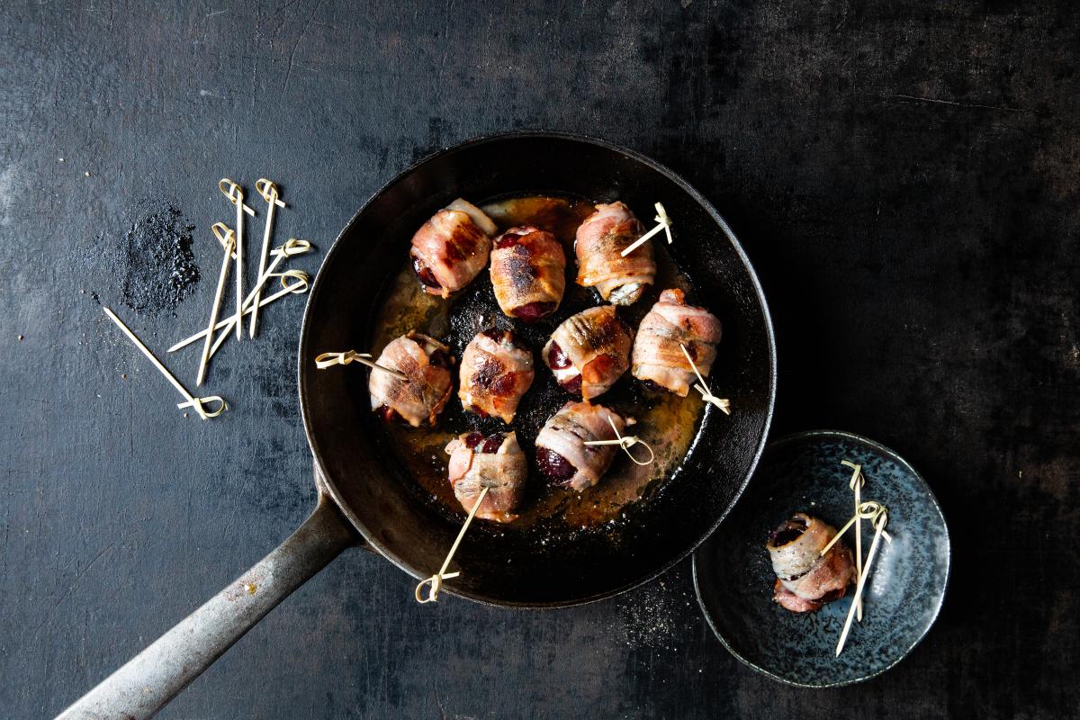 Gorgonzola and plums wrapped in bacon - Recipes | fooby.ch