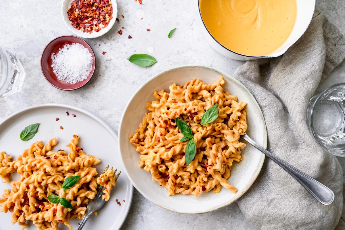 Pâtes à la sauce crémeuse de patate douce - Recette | fooby.ch