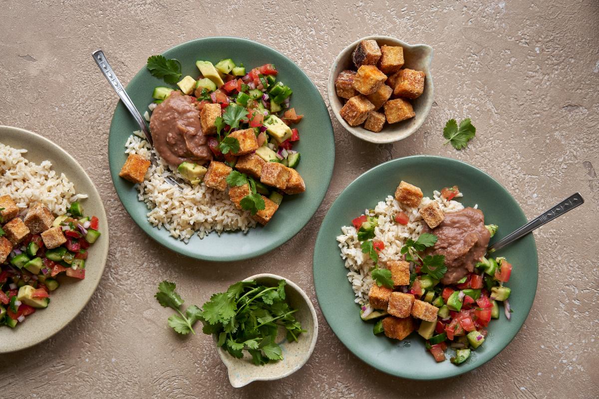 Burrito Bowls mit knusprigem Tofu - Rezepte | fooby.ch