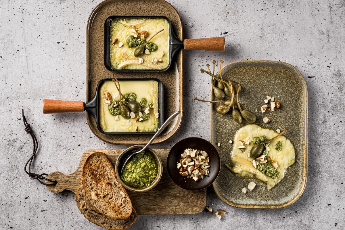 Raclette mit Zitronen-Kapern-Pesto - Rezepte | fooby.ch