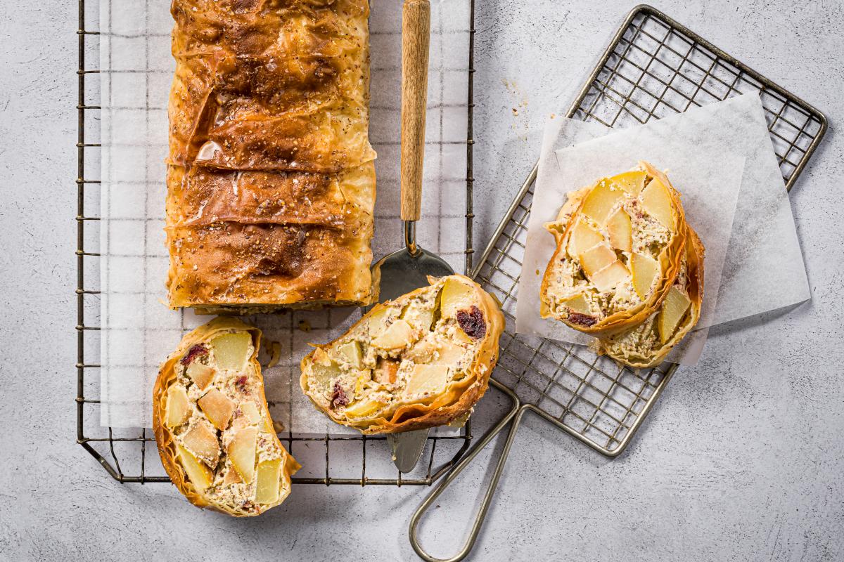 Pear strudel with chai - Recipes | fooby.ch