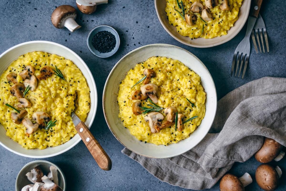 Veganes Safranrisotto mit Champignons - Rezepte | fooby.ch