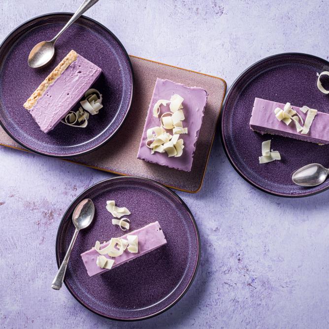 Violet cheesecake slices | desserts | coop.ch