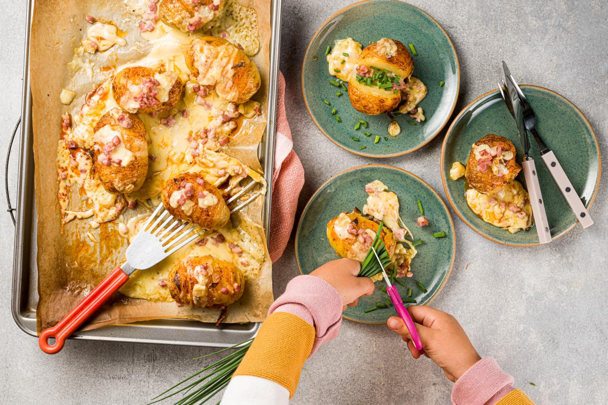 Hasselback-Kartoffeln mit Raclettekäse - Rezepte | little FOOBY