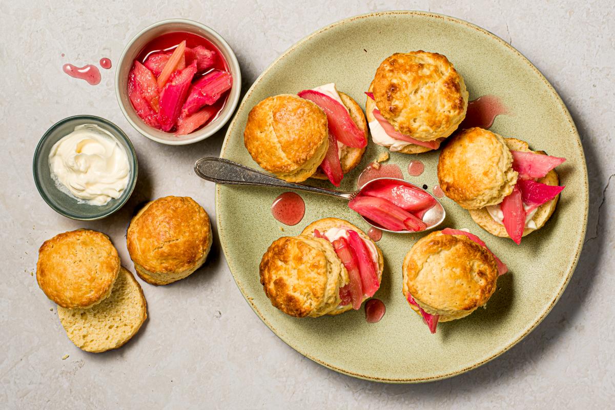 Shortcakes mit Rhabarber - Rezepte | fooby.ch