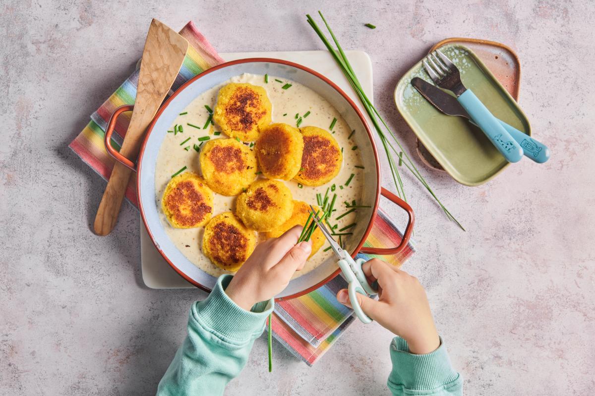Polenta patties with mustard sauce - Recipes | little FOOBY