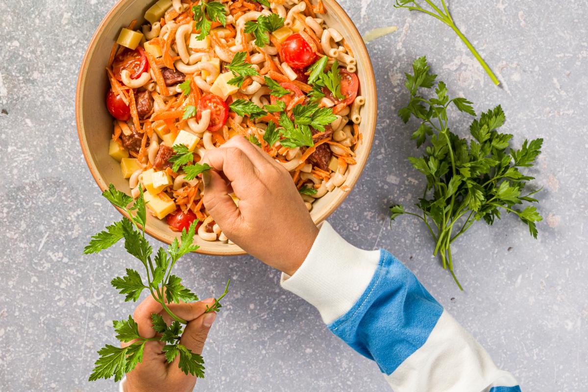 Salade de cornettes aux gendarmes - Recette | little FOOBY