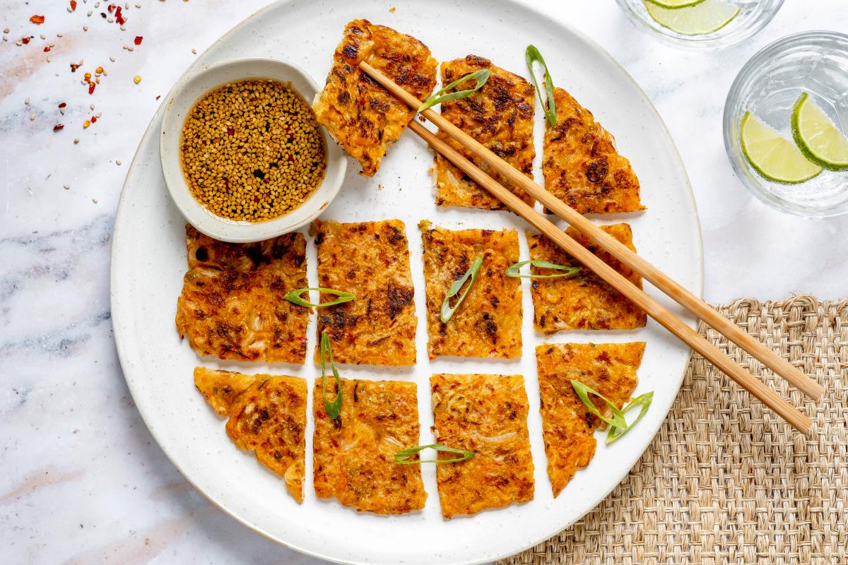 Kimchijeon (omelette coréenne au kimchi) - Recette | fooby.ch