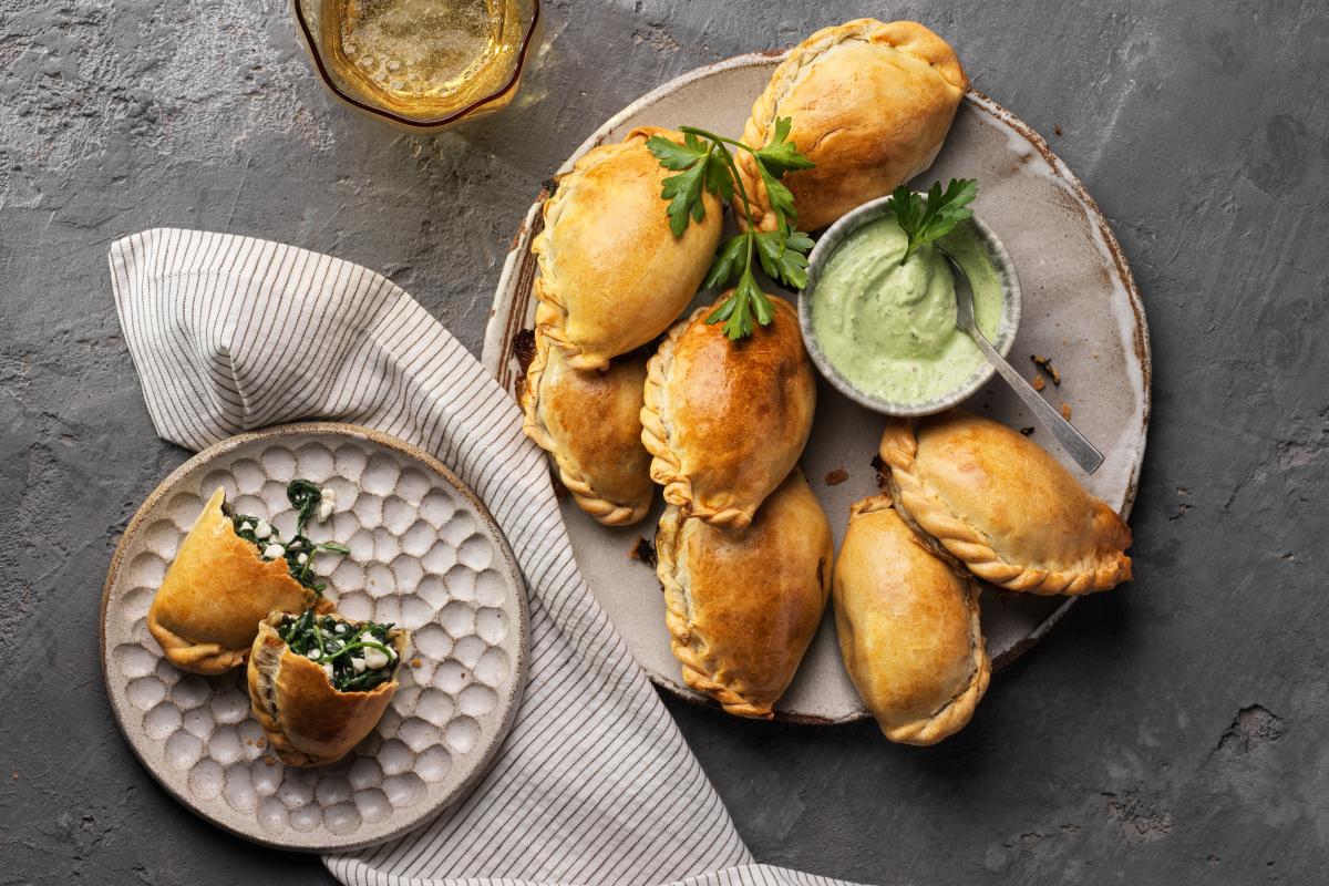 Spinat-Empanadas mit Hüttenkäse - Rezepte | fooby.ch