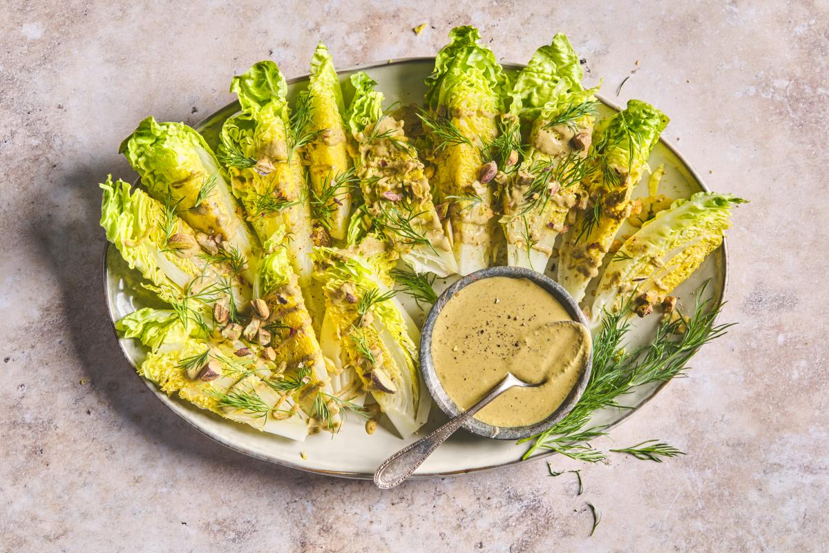Lattich mit Pistazien-Dressing - Rezepte | fooby.ch
