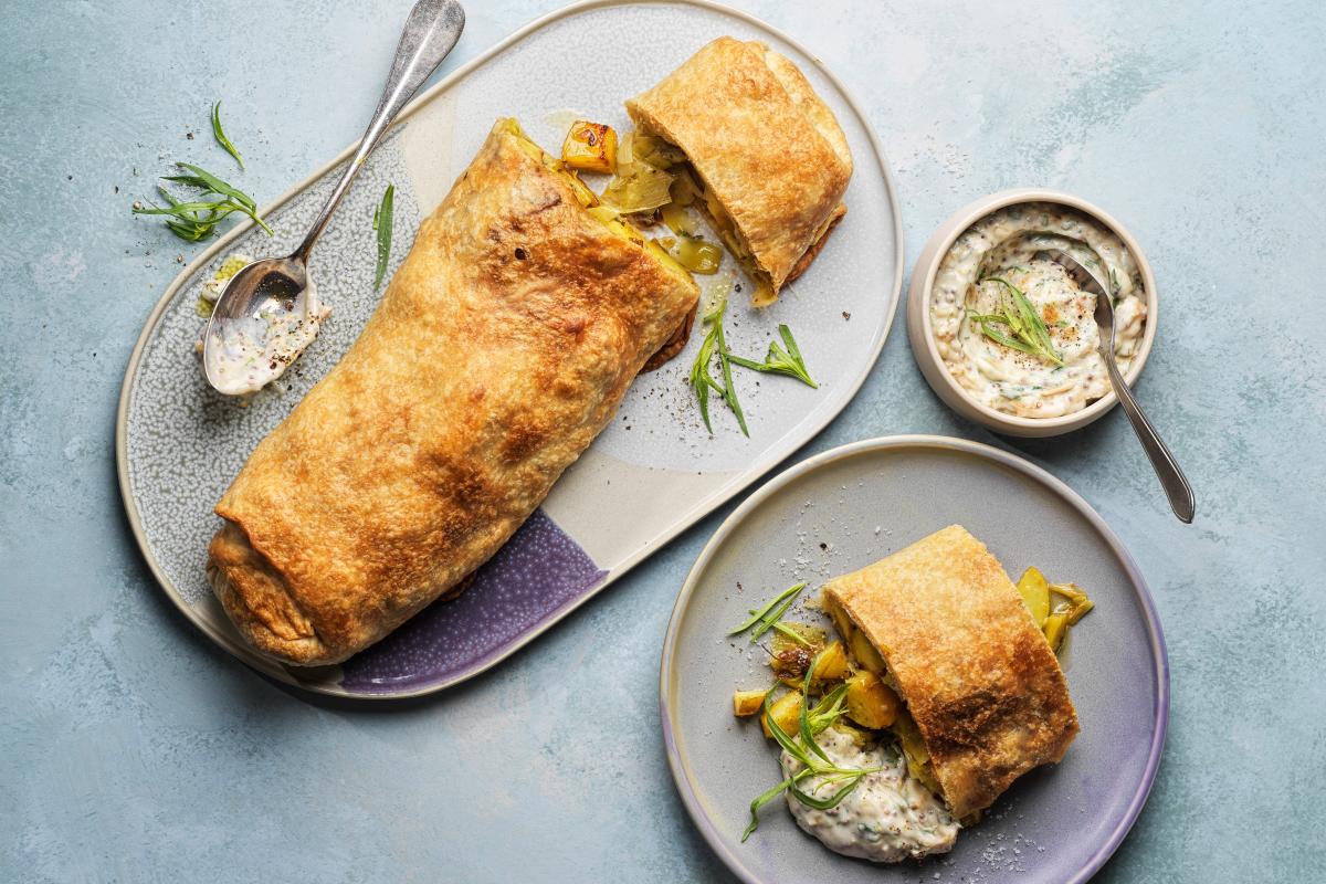 Vegetable strudel with tarragon dip - Recipes | fooby.ch