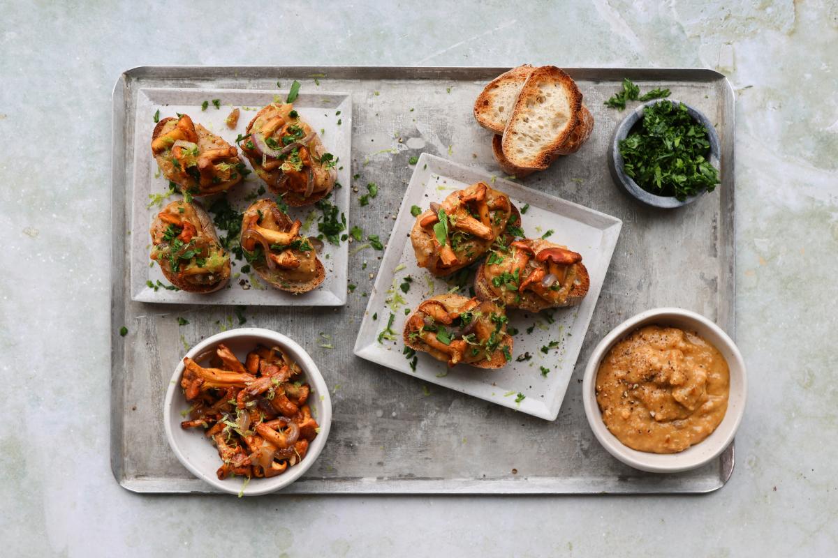 Crostinis au fromage frais, aux marrons et aux champignons - Recette ...