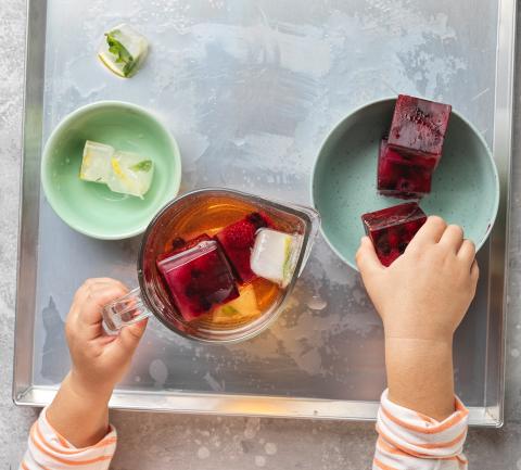 Spritzige Kinderbowle - Rezepte | little FOOBY